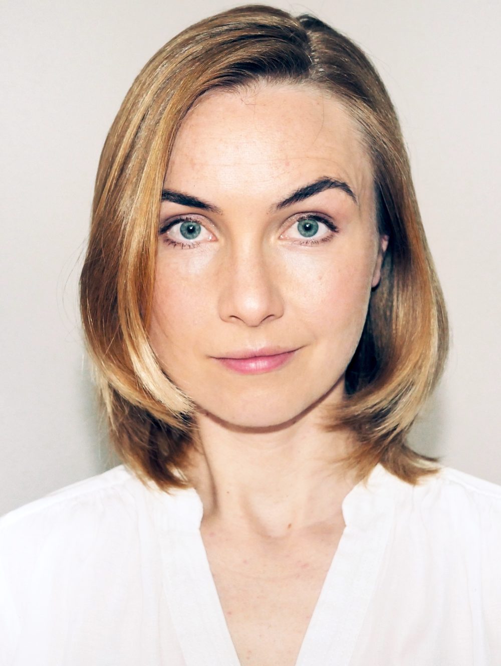 AGNES HIRDWALL – AGENT & MANAGEMENT GROUP